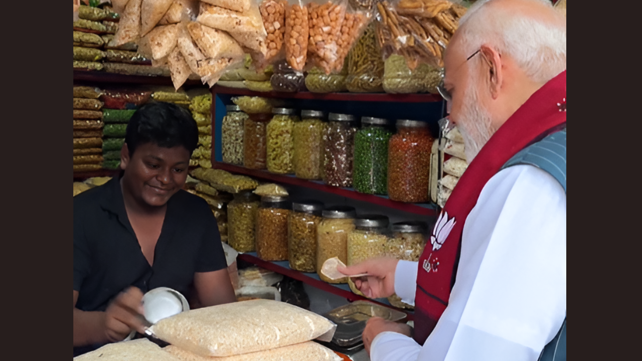 Do you eat onions? PM Modi takes jhalmuri break during Bengal poll ...