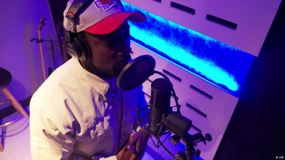 A rapper who blends Greek and Ghanaian culture