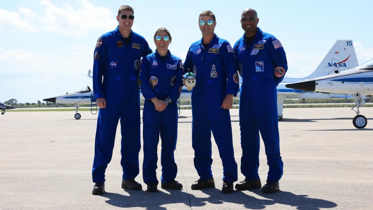 Artemis 2 astronauts describe unexpected flashes on the moon during flight
