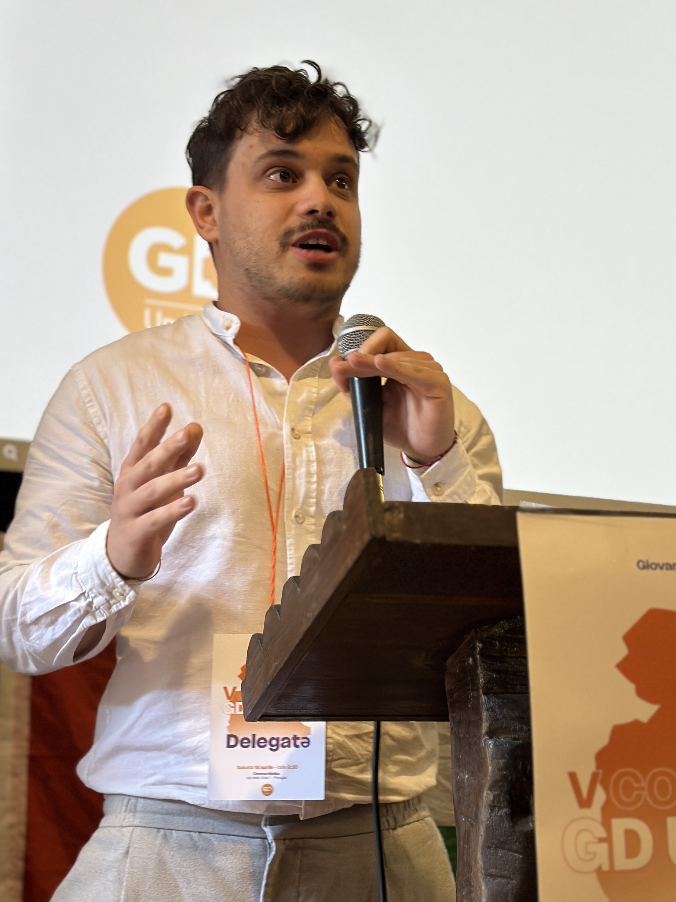 Simone Emili è il nuovo segretario regionale dei Giovani Democratici ...