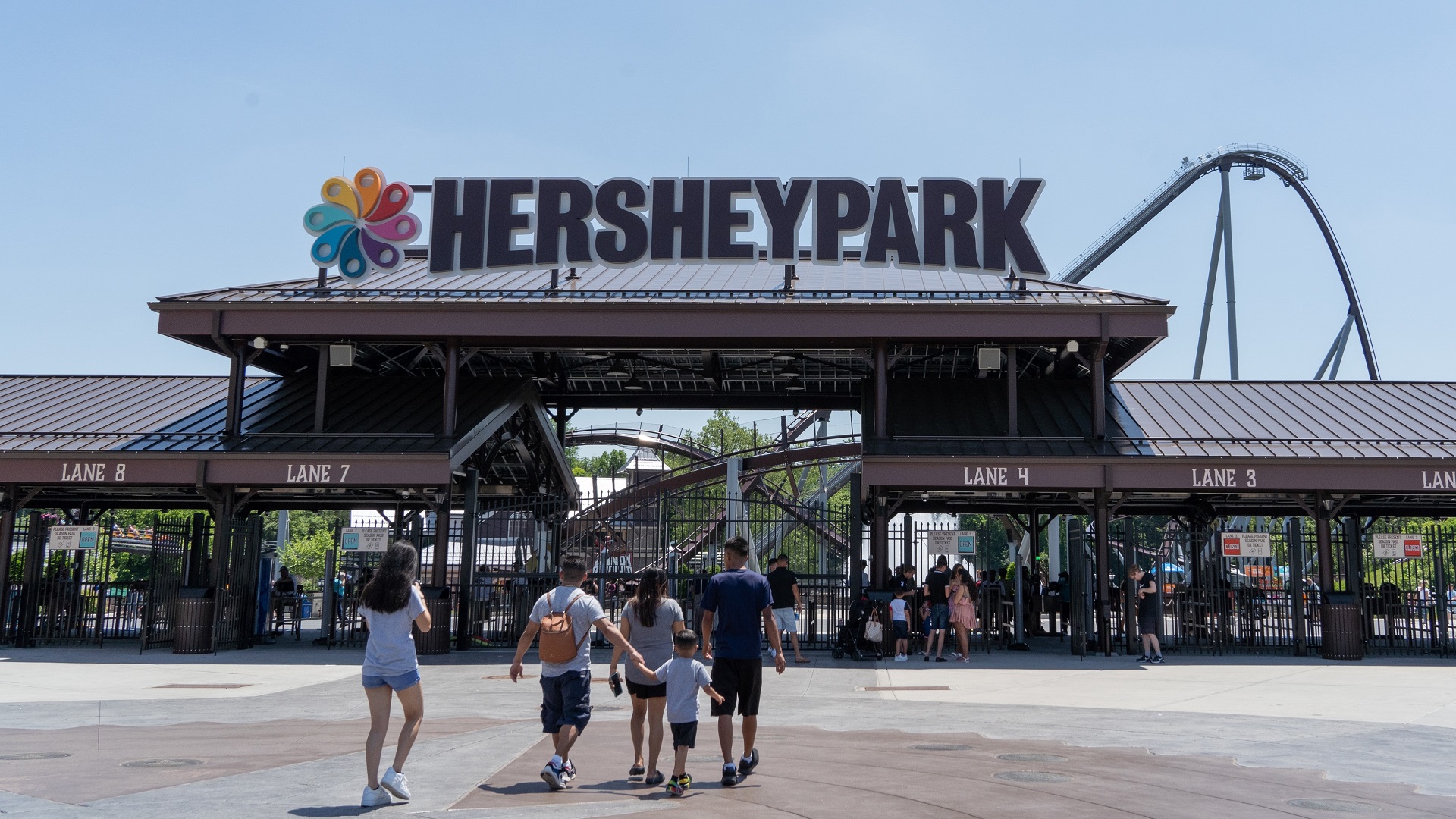 5 budget-friendly theme parks that deliver Disney-size fun for less