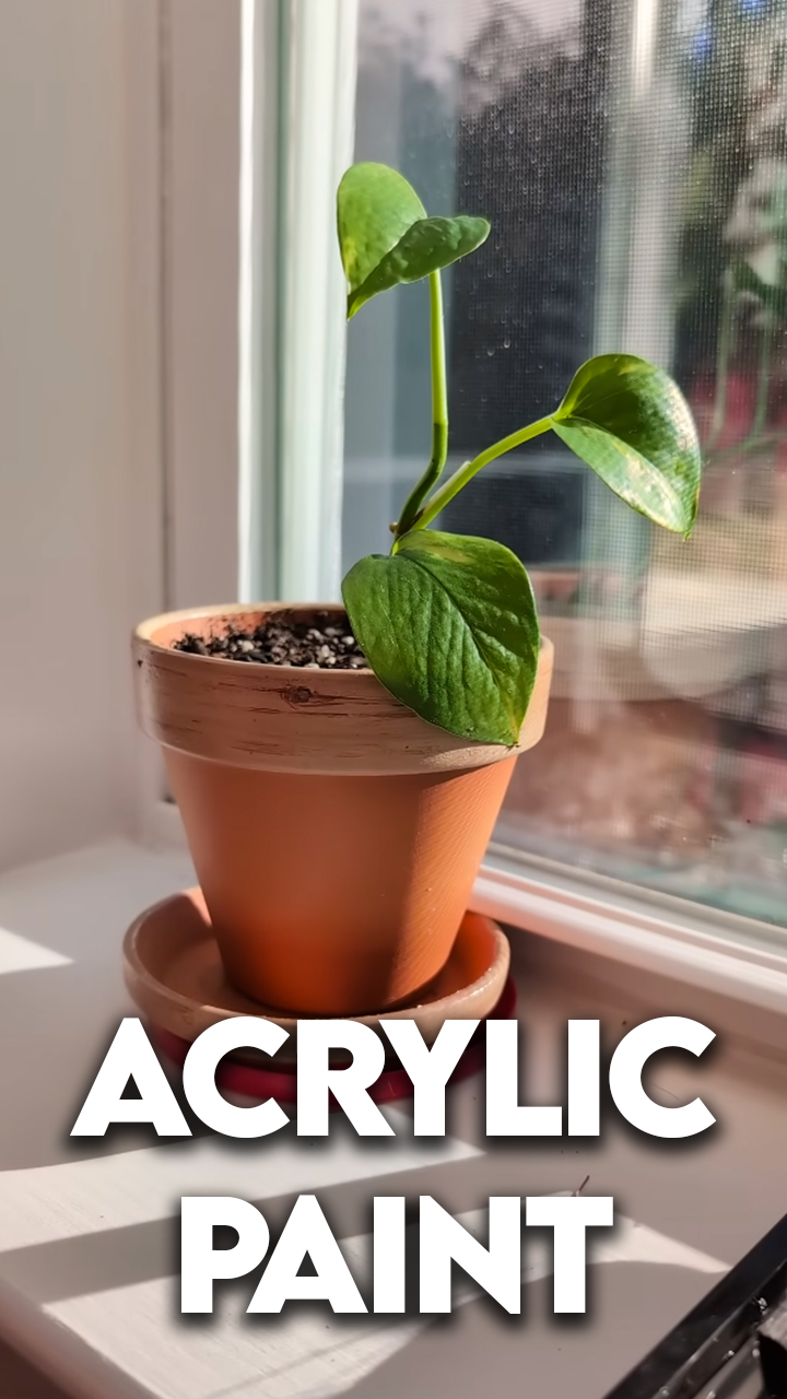 Realistic wood effect on a flower pot using acrylic paint