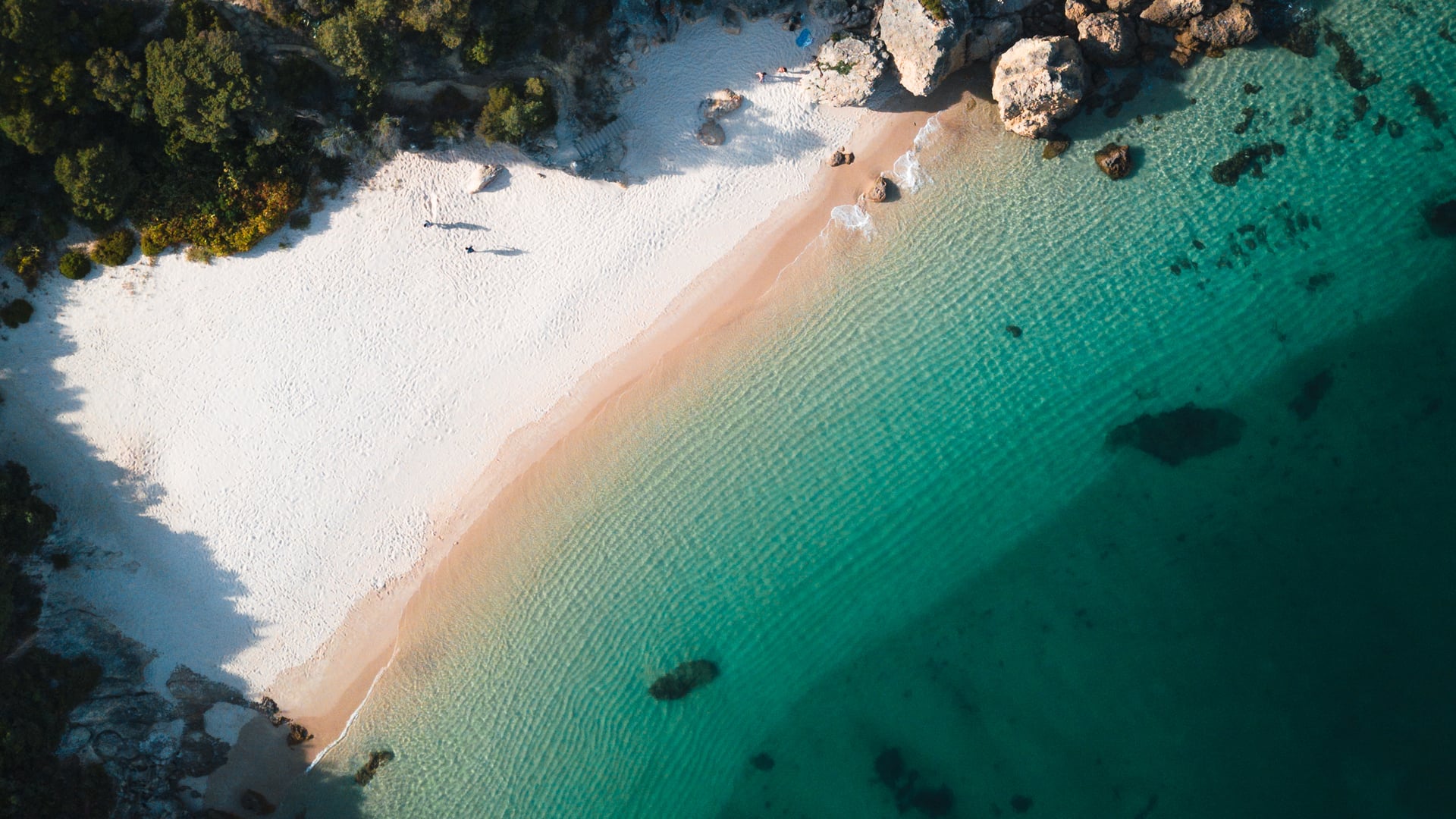 In Portugal, the 10 most beautiful beaches stretch across 1,700 km of ...