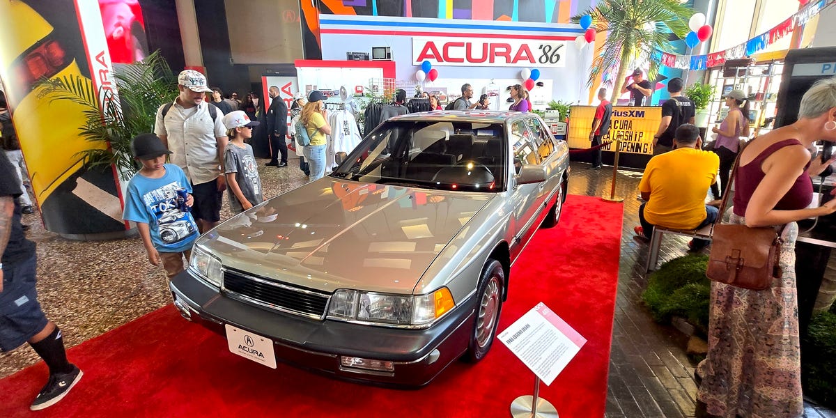 Acura re-created a retro '80s dealership experience as part of its 40th ...