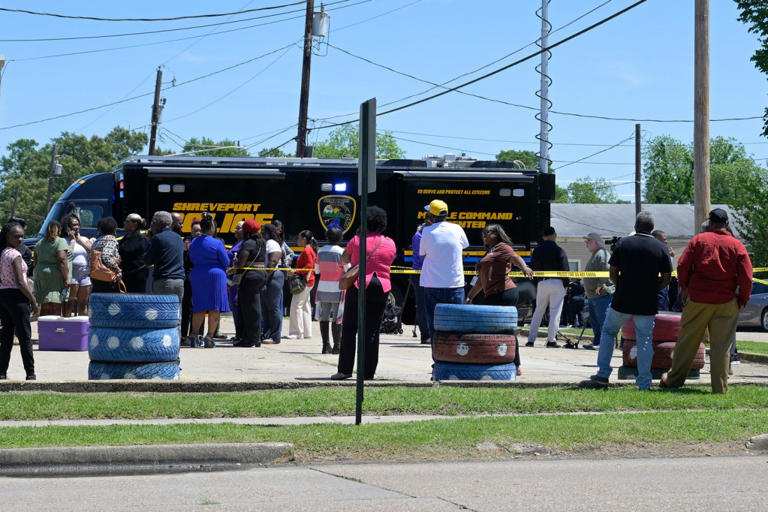 Gunman kills 8 kids — including 7 of his own — in mass shooting in ...