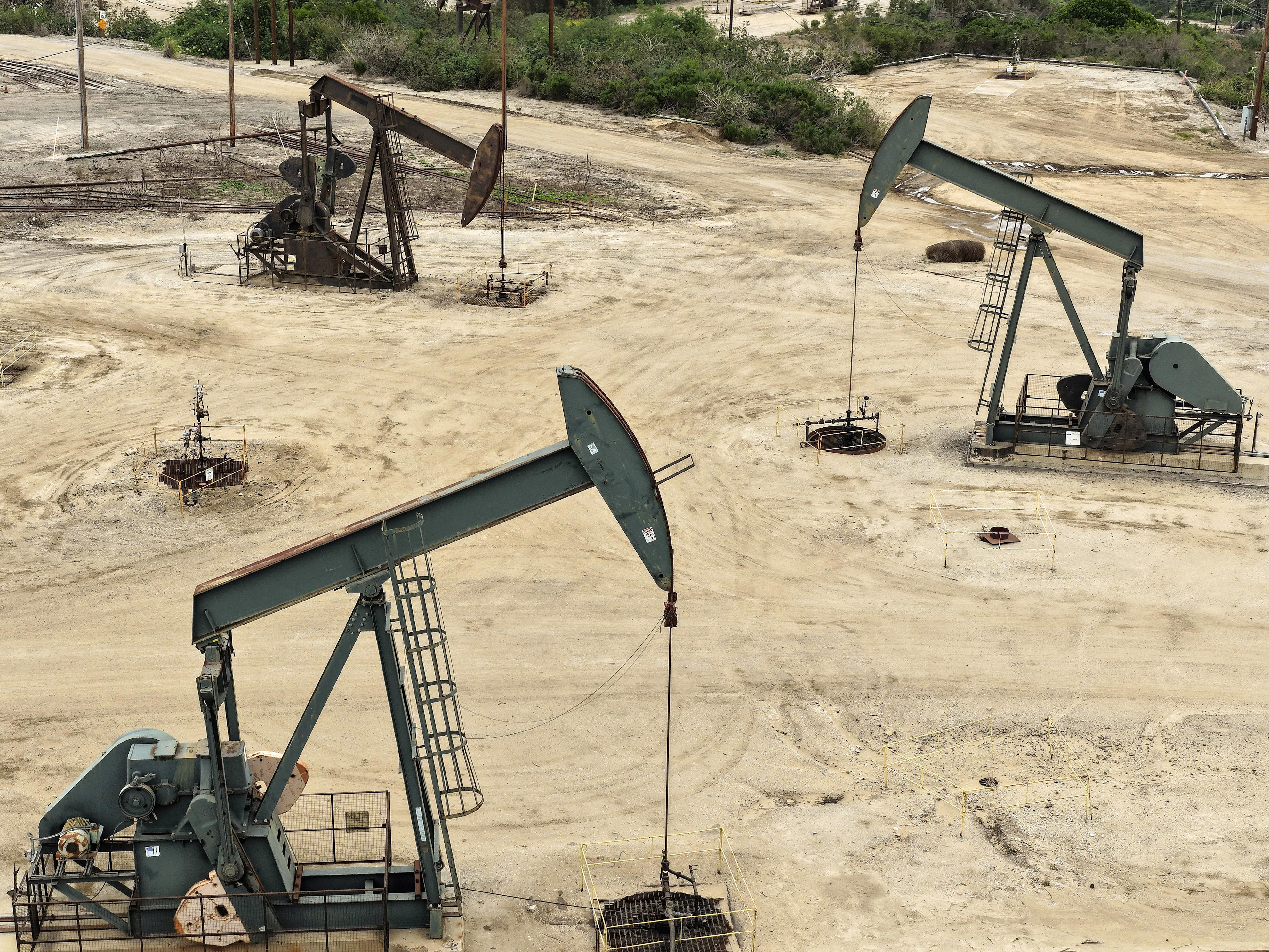 Oil prices jump again as US-Iran peace talks stall