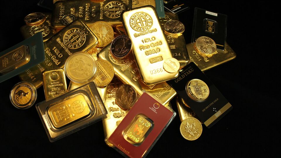 Gold rate falls 1% on MCX due to profit booking amid a spike in crude ...