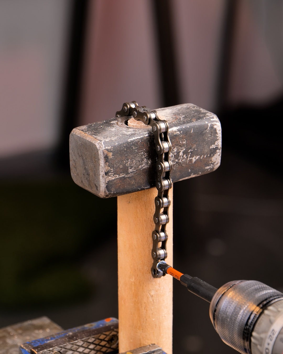 Genius hammer handle fix hack 🔨