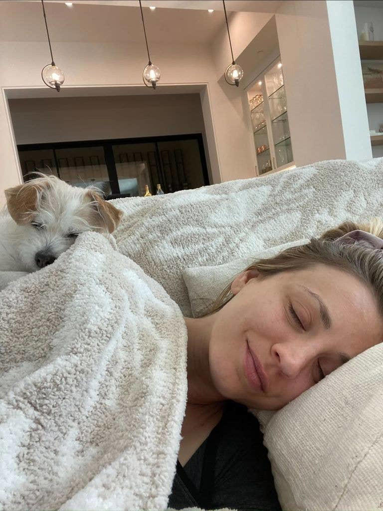 Kaley Cuoco fans rush to Big Bang star's side as she shares sad family ...