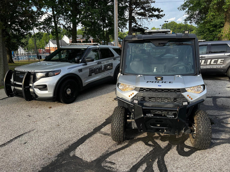 Water main break closes Hillside Road in Independence