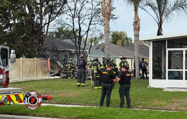 1 dead after small plane crashes into Florida yard on residential block ...
