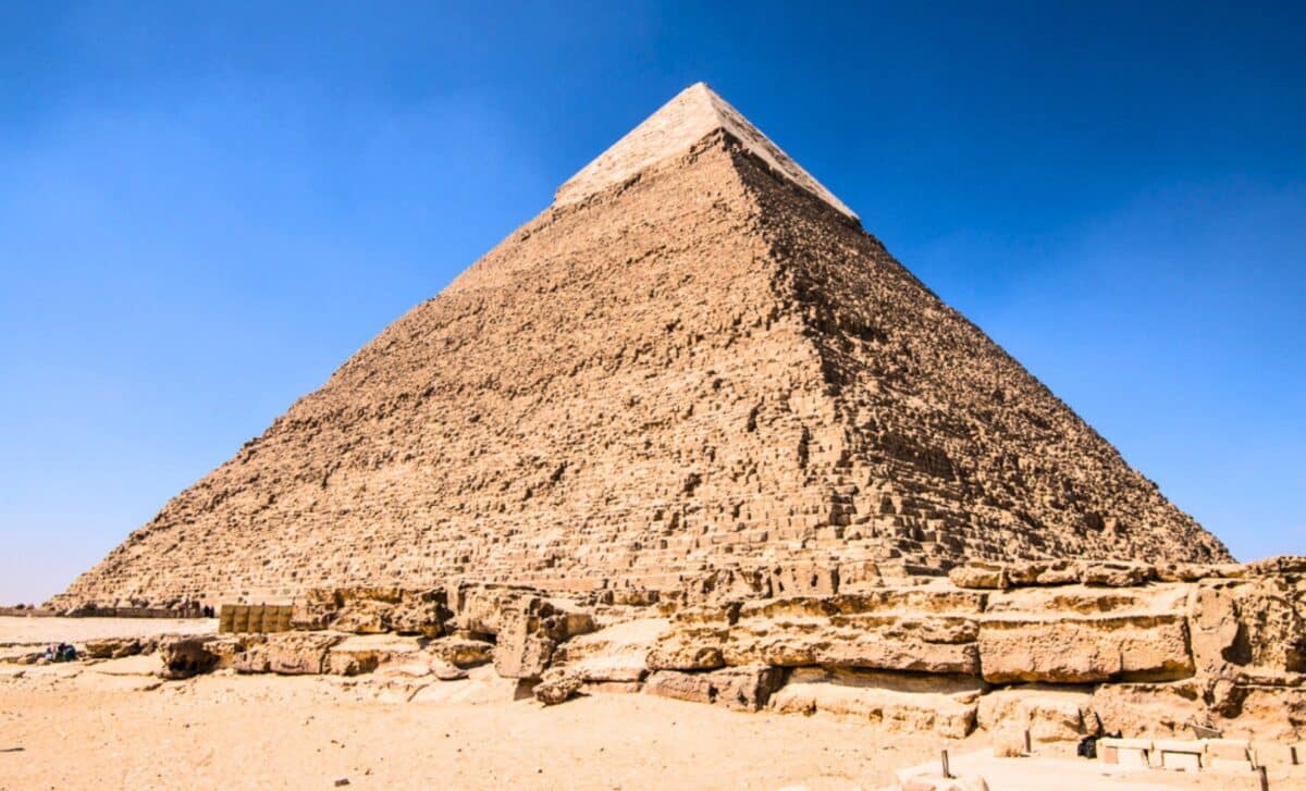 Scientists found a massive hidden void inside the Great Pyramid of Giza ...