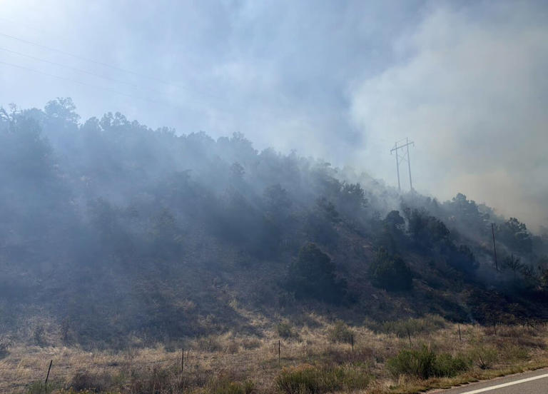 Wildfire shuts down highway in southern Colorado northwest of Cañon City