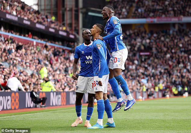 Aston Villa 4-3 Sunderland: Box-office Black Cats see hopes dashed in ...