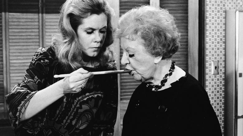 Meet the futuristic '60s oven model featured on 'Bewitched'