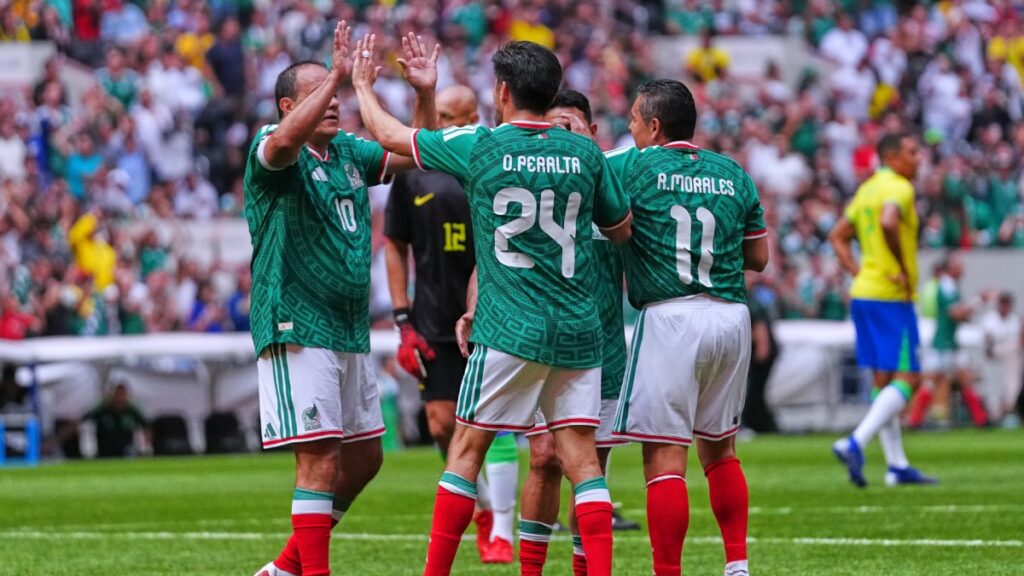 ¡Fiesta en el Estadio Azteca! México vence a Brasil en el partido de ...