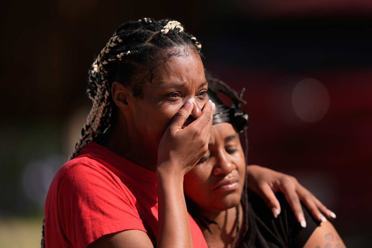 Neighbor recalls seeing Shamar Elkins running out of Shreveport home ...
