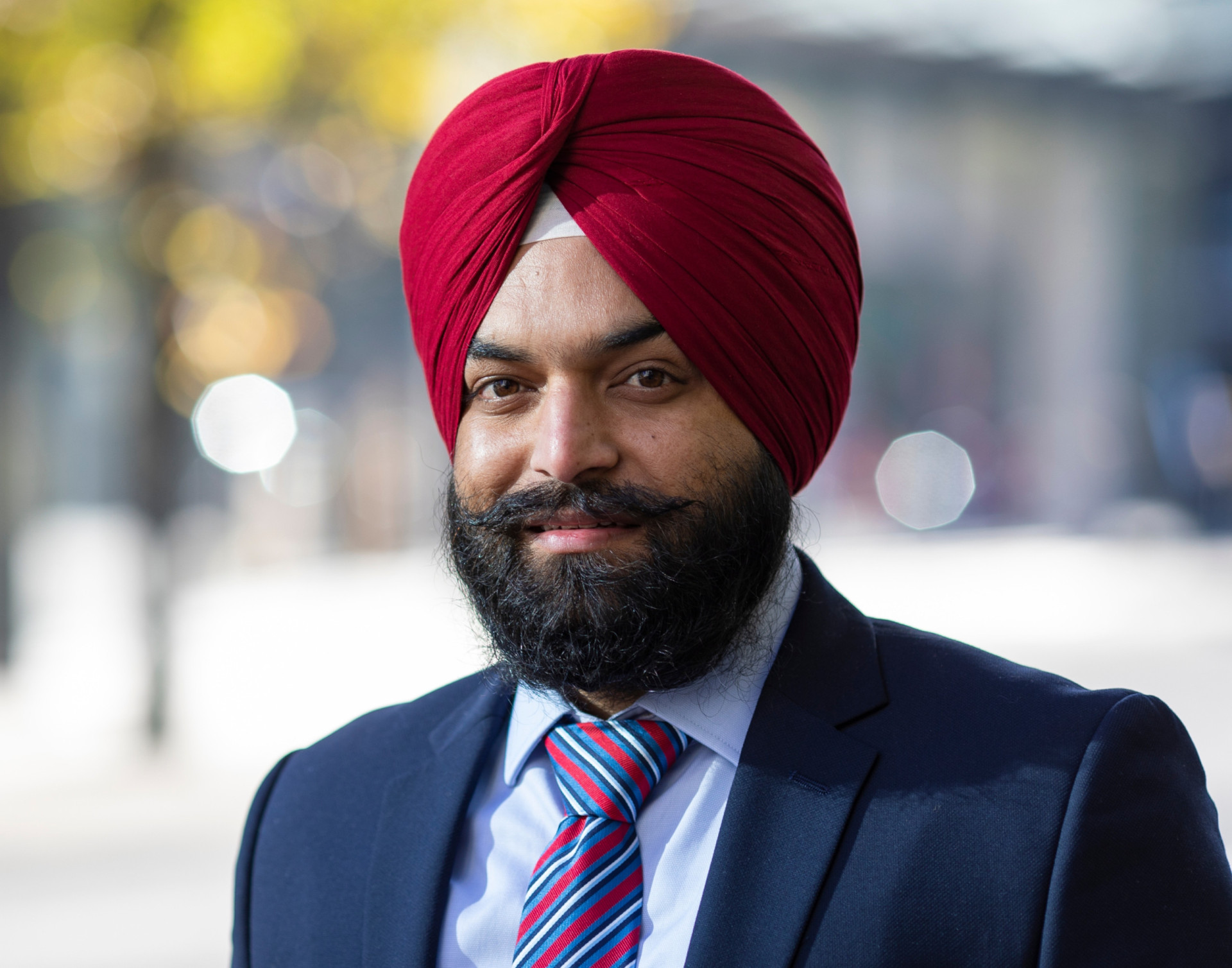 Why does the Sikh turban serve as an article of faith?