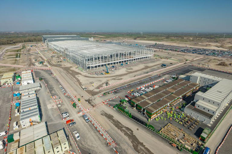 Incredible aerial images show Somerset’s £4bn ‘gigafactory’ latest