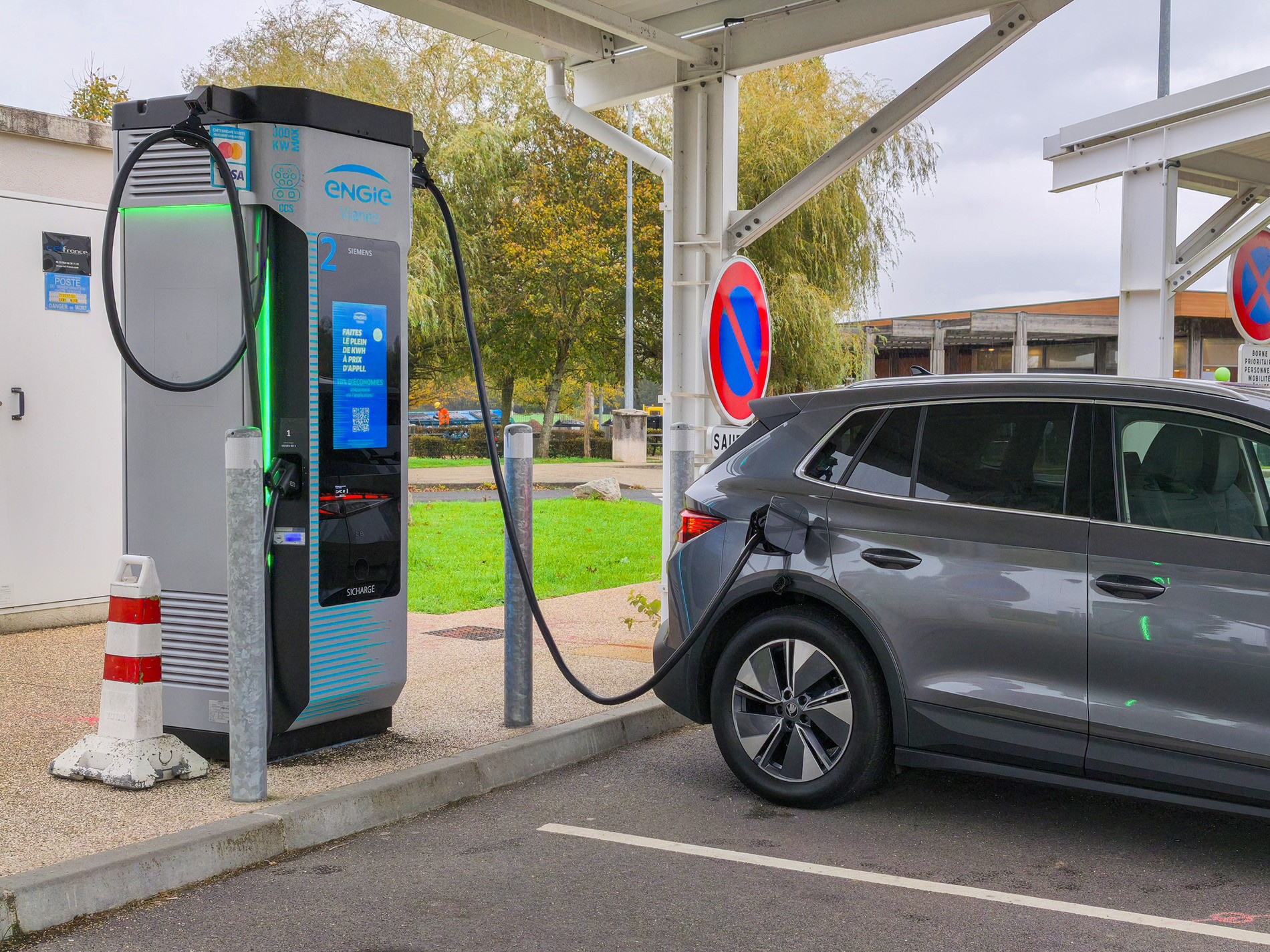 Voitures électriques : ce que prépare l’État pour la recharge pourrait ...