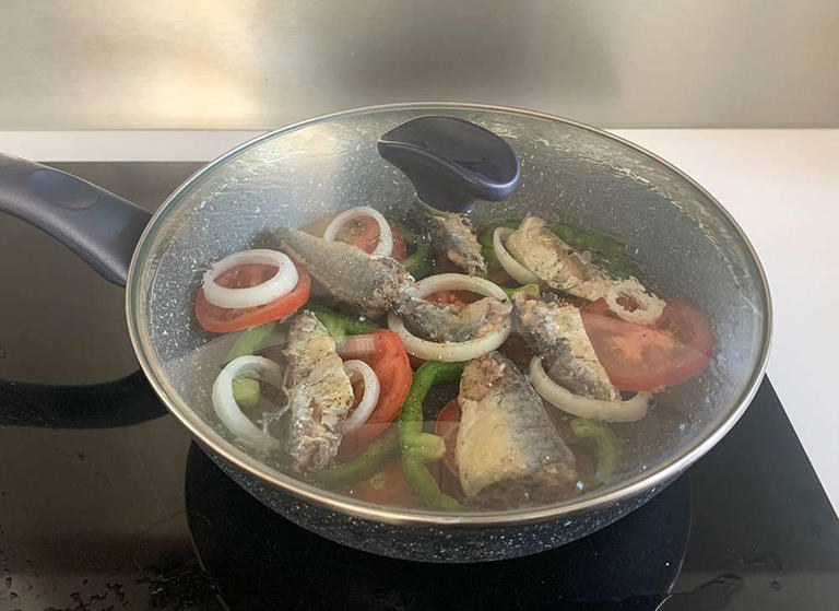 Sardine stew, an easy, sunny and economical recipe