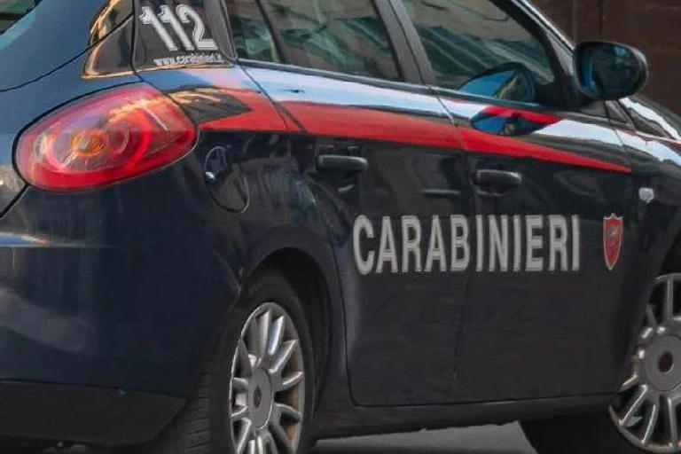 Dammi 60 euro o ti ammazzo a coltellate: 17enne aggredisce barista di ...