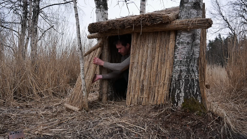 Reed shelter winter test sleeping at -6°C outdoors