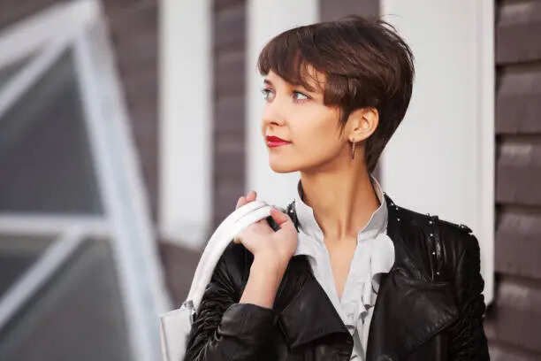 Alopecia areata: 5 clever hairstyles to gracefully conceal bald patches