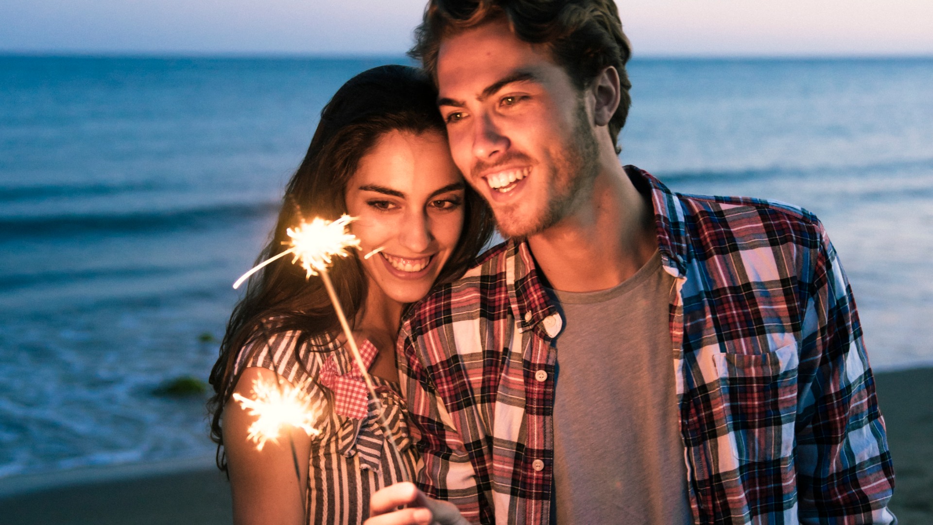 De vonk in een relatie: een romantische mythe of een echt psychologisch ...