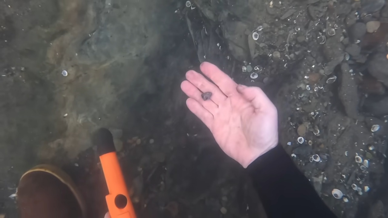 Like Easter eggs - he dove into an American river, then found Civil War ...