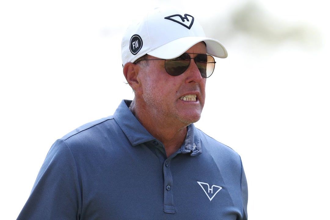 Phil Mickelson issued groveling apology after losing millions of winnings