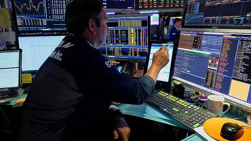 Oil prices climb as US-Iran stand-off keeps Strait of Hormuz in limbo