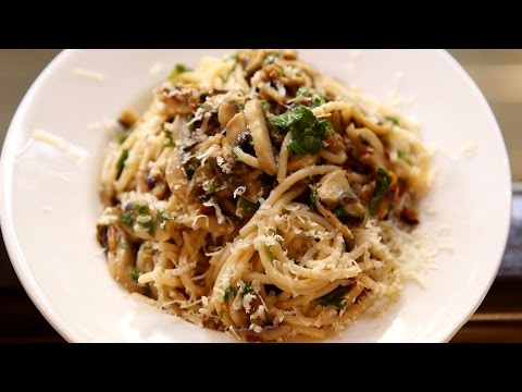 How to make spaghetti aglio e olio