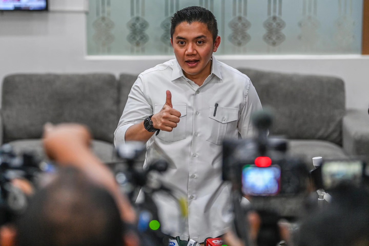 Seskab Teddy Indra Wijaya lulus Seskoad dengan predikat terbaik, ini ...