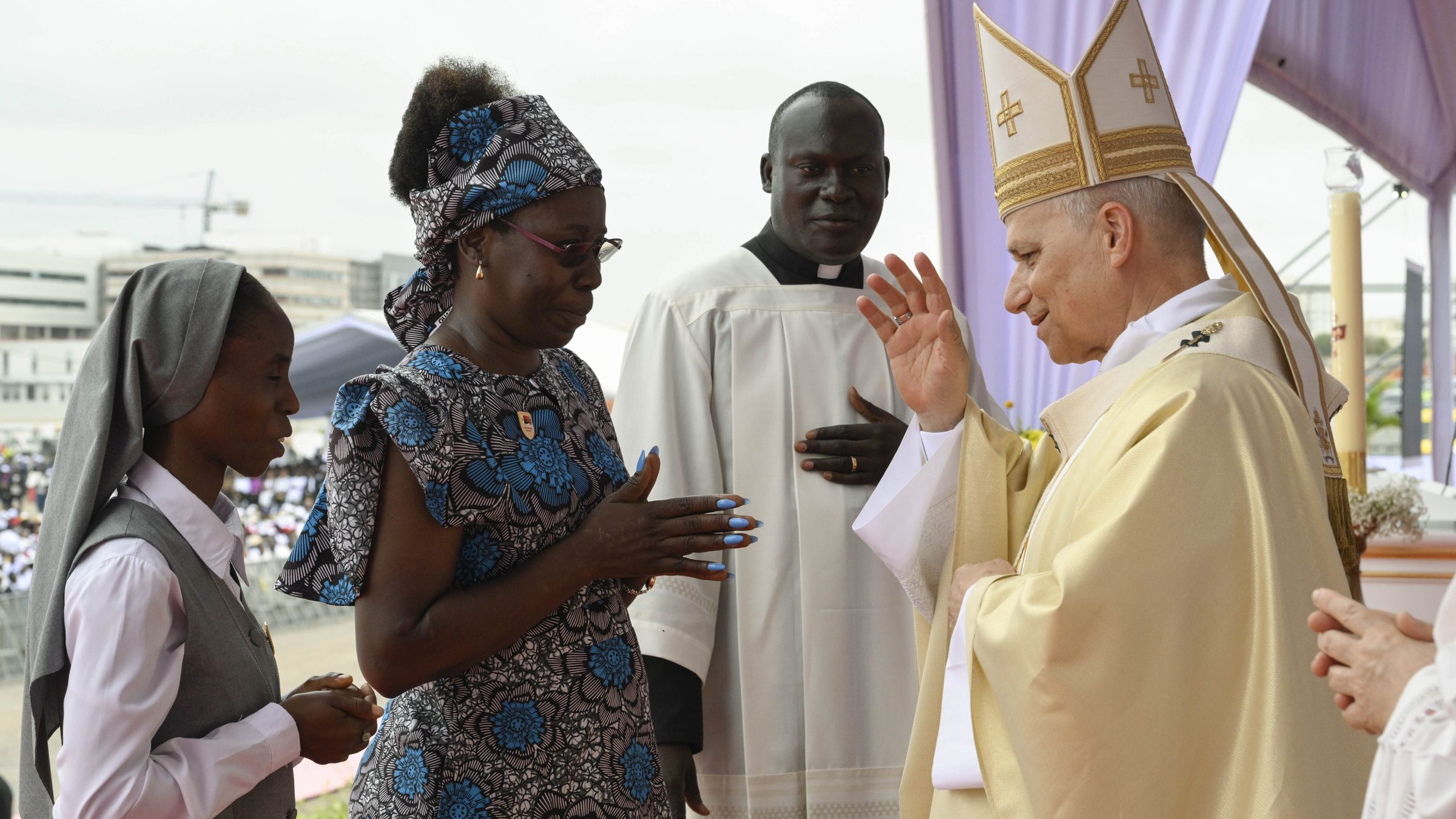 The Pope addresses Angola’s 27-year war and its resource curse