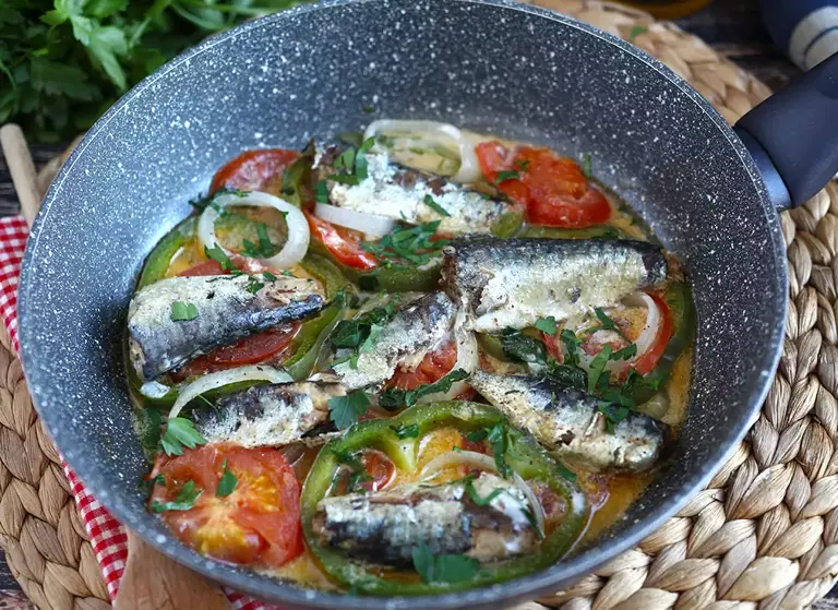 Sardine stew, an easy, sunny and economical recipe