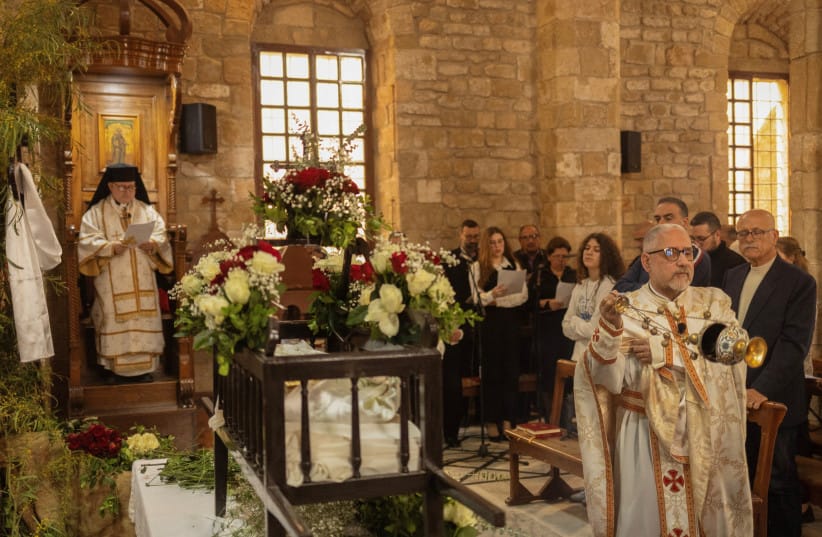 IDF confirms image of soldier smashing Jesus statue in southern Lebanon ...