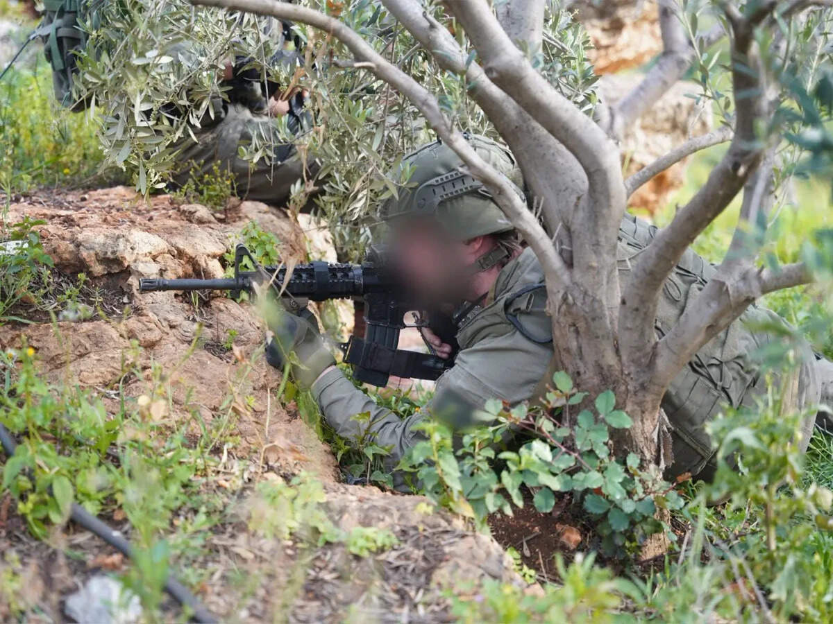 Israel warns Lebanese civilians against returning to south