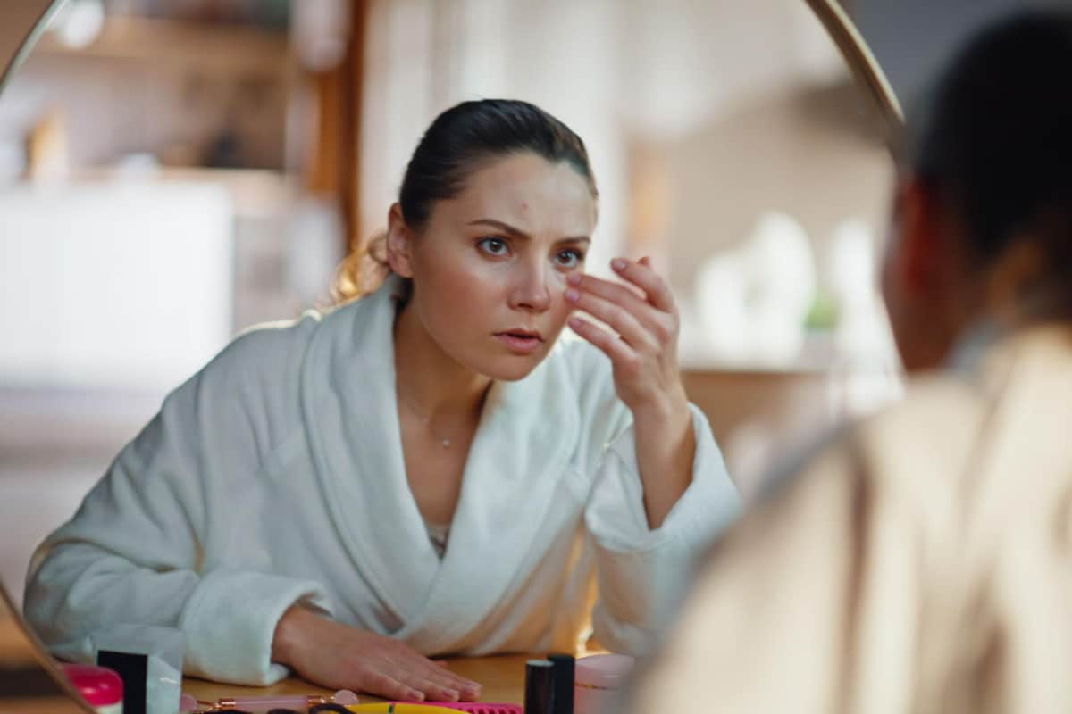 Stress, screens and sun damage: The modern habits ageing your skin ...