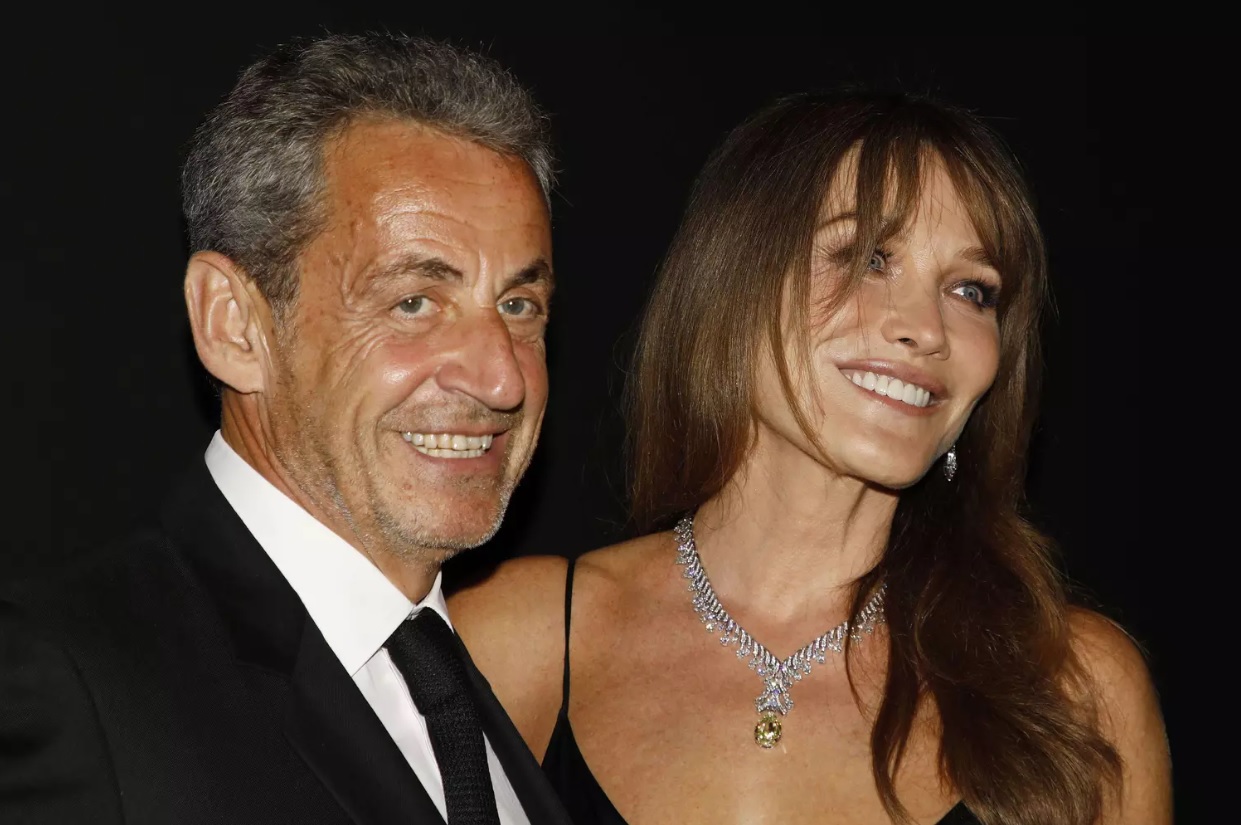 Près de 20 ans après, ce détail sur la rencontre de Carla Bruni et ...