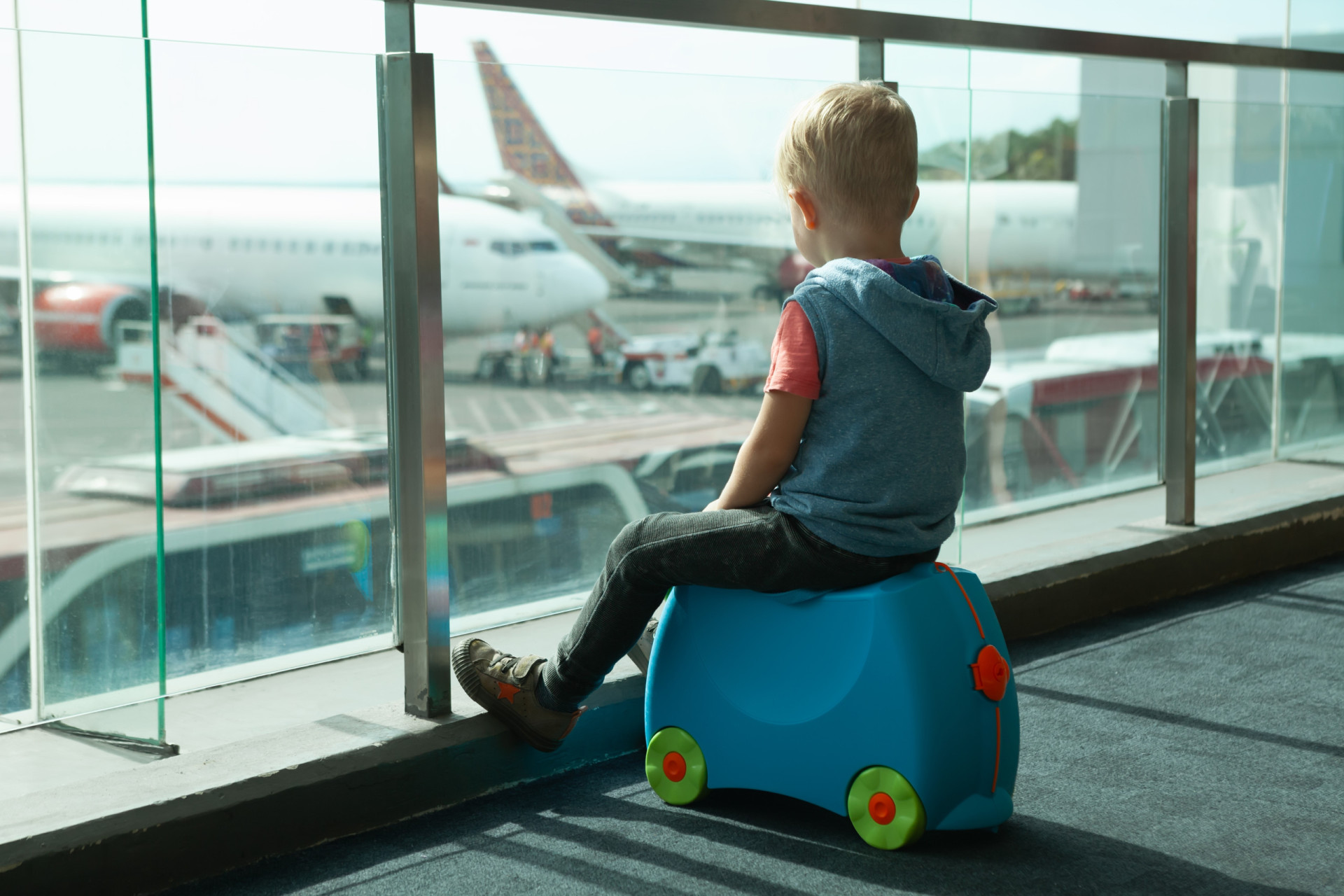 From the airport to the plane: Top tips for flying with kids
