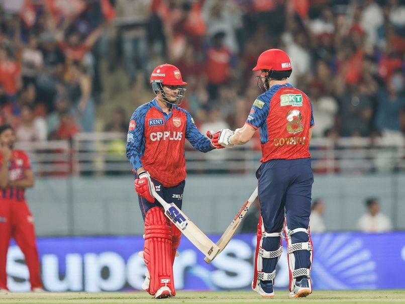 Shreyas Iyer offered his bat as prize to PBKS teammates Cooper Connolly ...