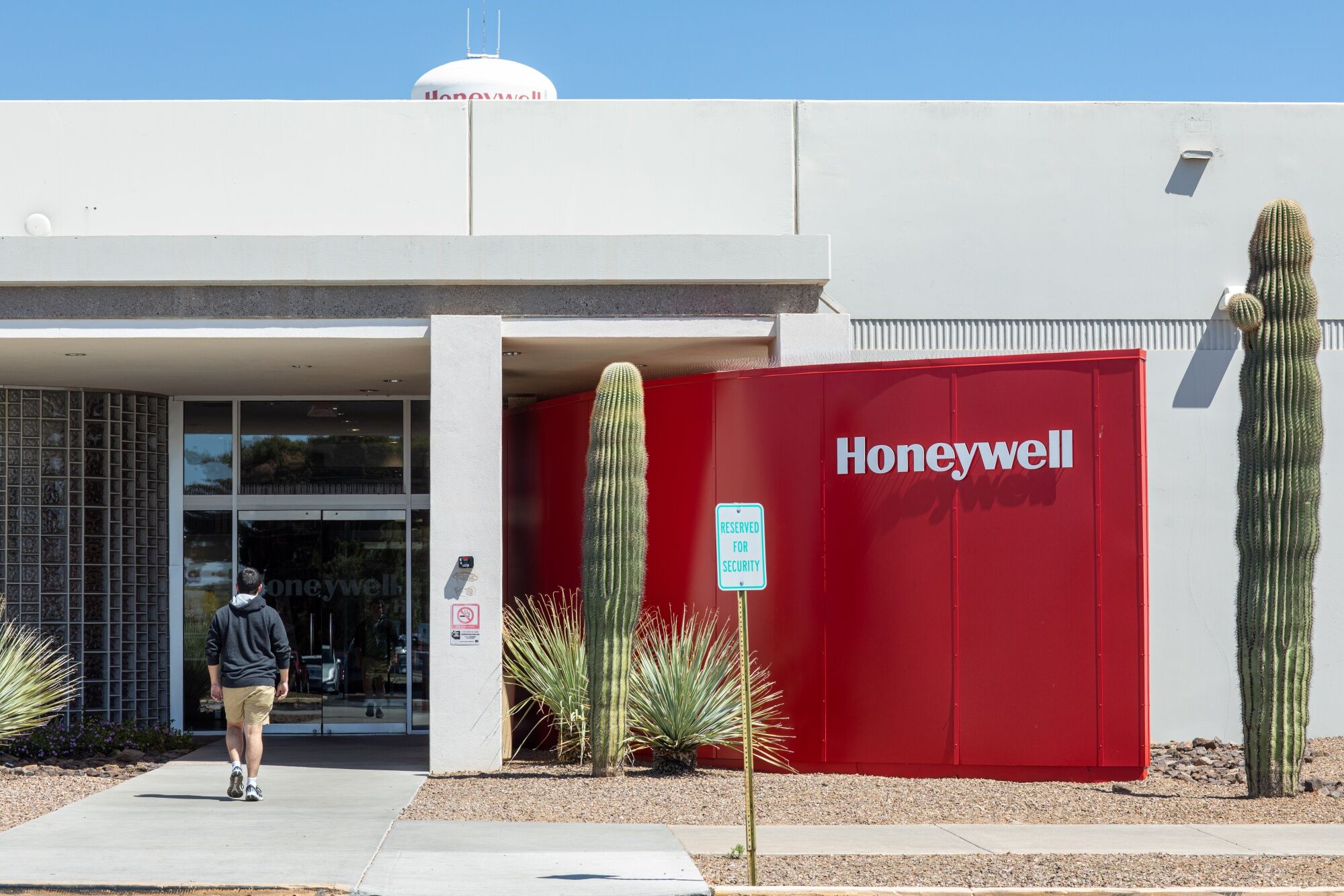 Honeywell to sell productivity business in $1.4 billion deal