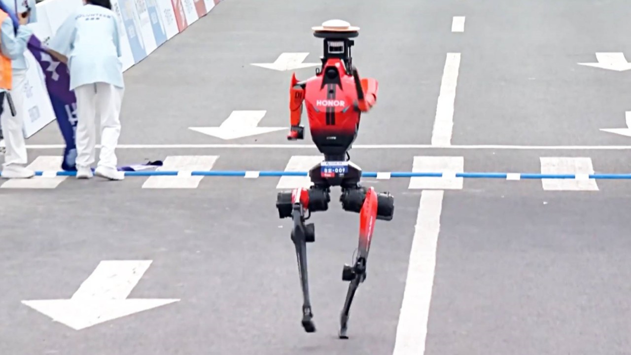 Chinese smartphone maker Honor beats human world record in Beijing ...