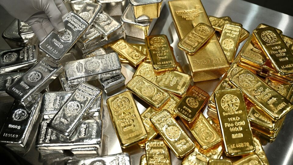 Gold price prediction: Yellow metal to hit $5,000 soon? ETF inflows ...