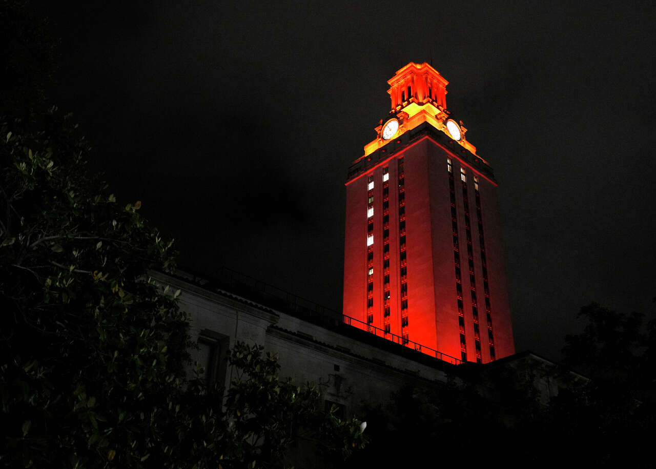Why is the UT Tower burnt orange? Here's what the lights mean