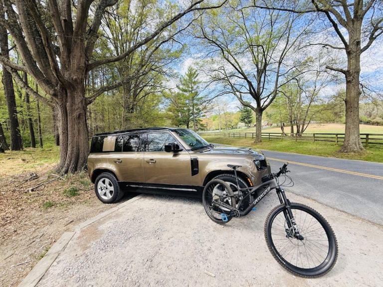 2026 Defender 110 X-Dynamic SE: Rugged SUV resilience