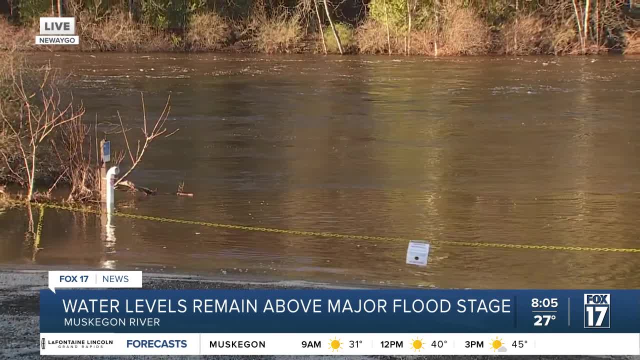 Muskegon River reaches record flood levels as swift water rescue teams ...