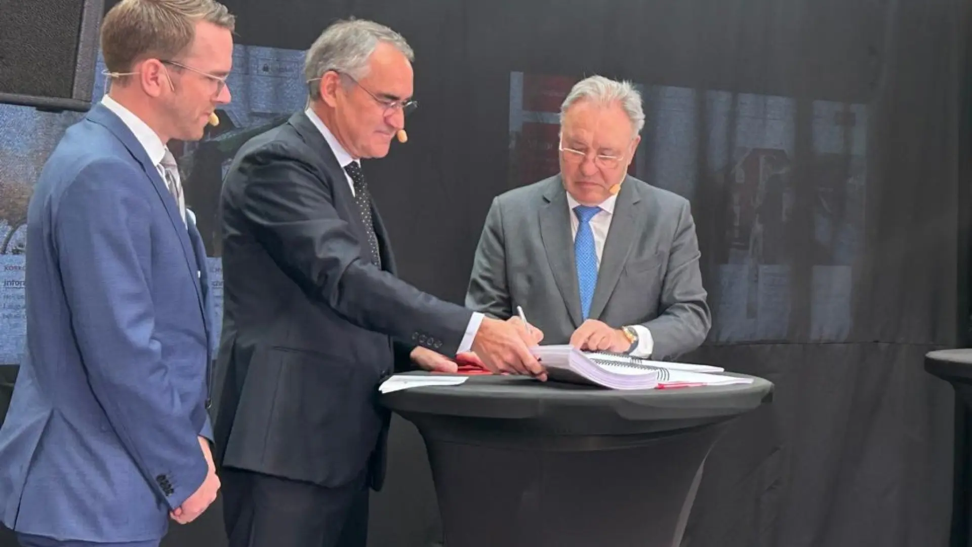 Talgo logra un contrato de 756 millones para construir una nueva flota ...