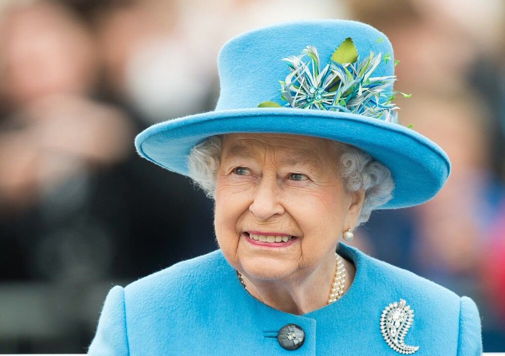 Photographer recalls Queen's passport photo comeback